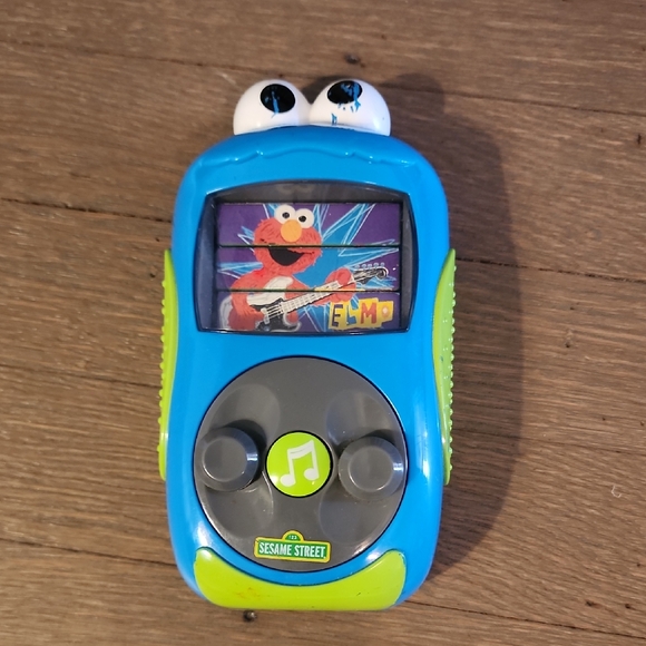 Sesame Street | Toys | Sesame Street 20 Cookie Monster Mp3 Player Toy ...